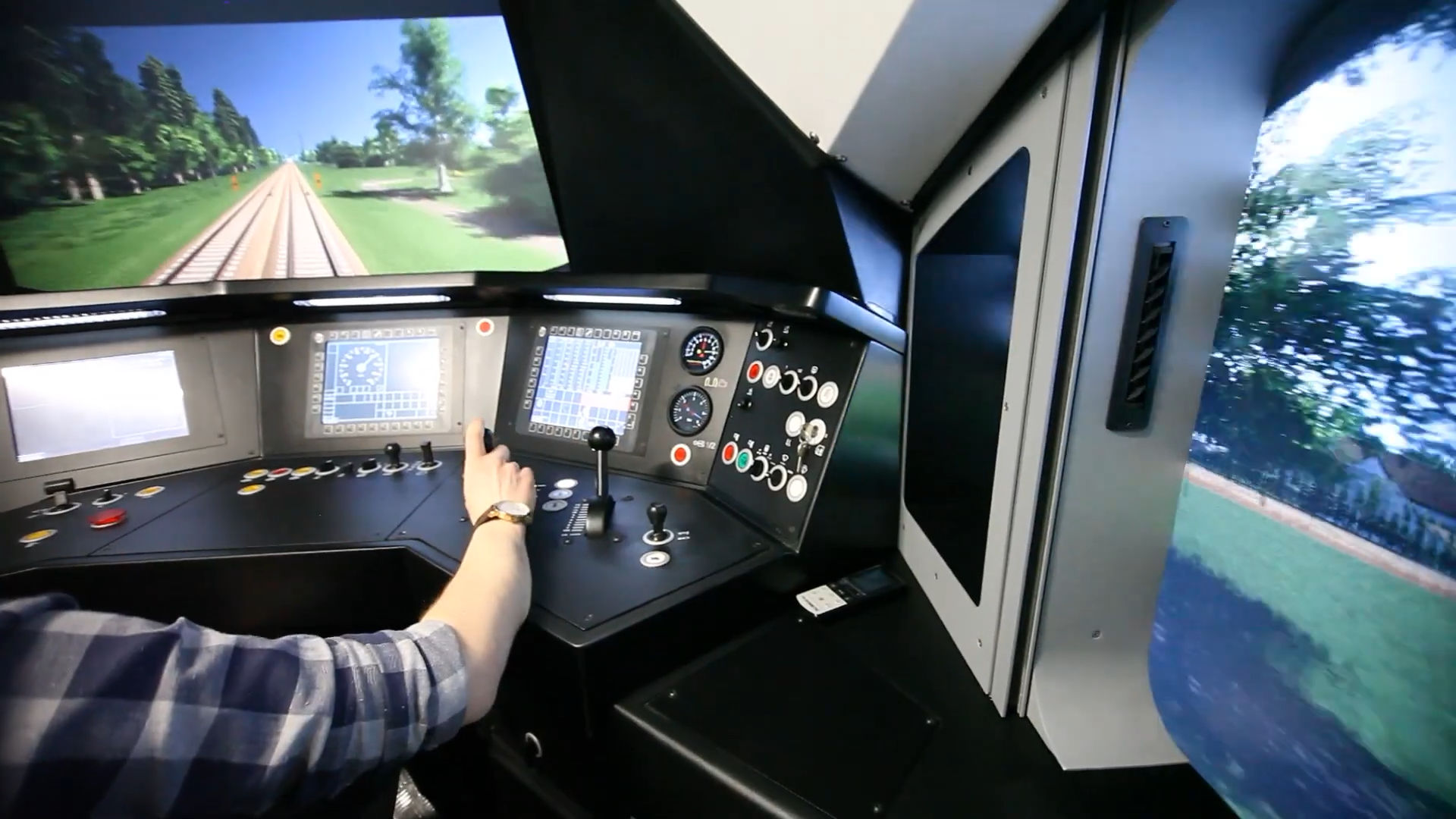 Railway Vehicle Simulators - Motion Systems