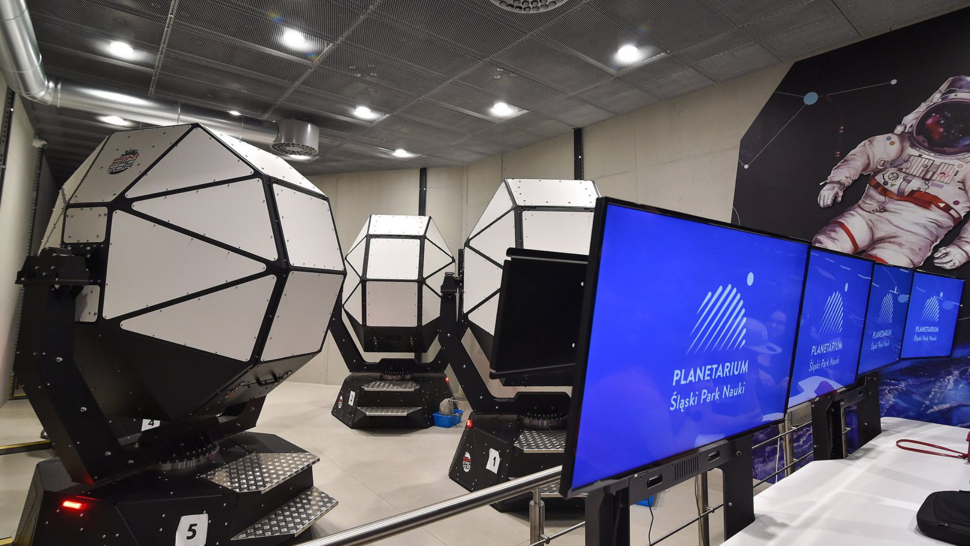 Space Flight Simulators - Motion Systems