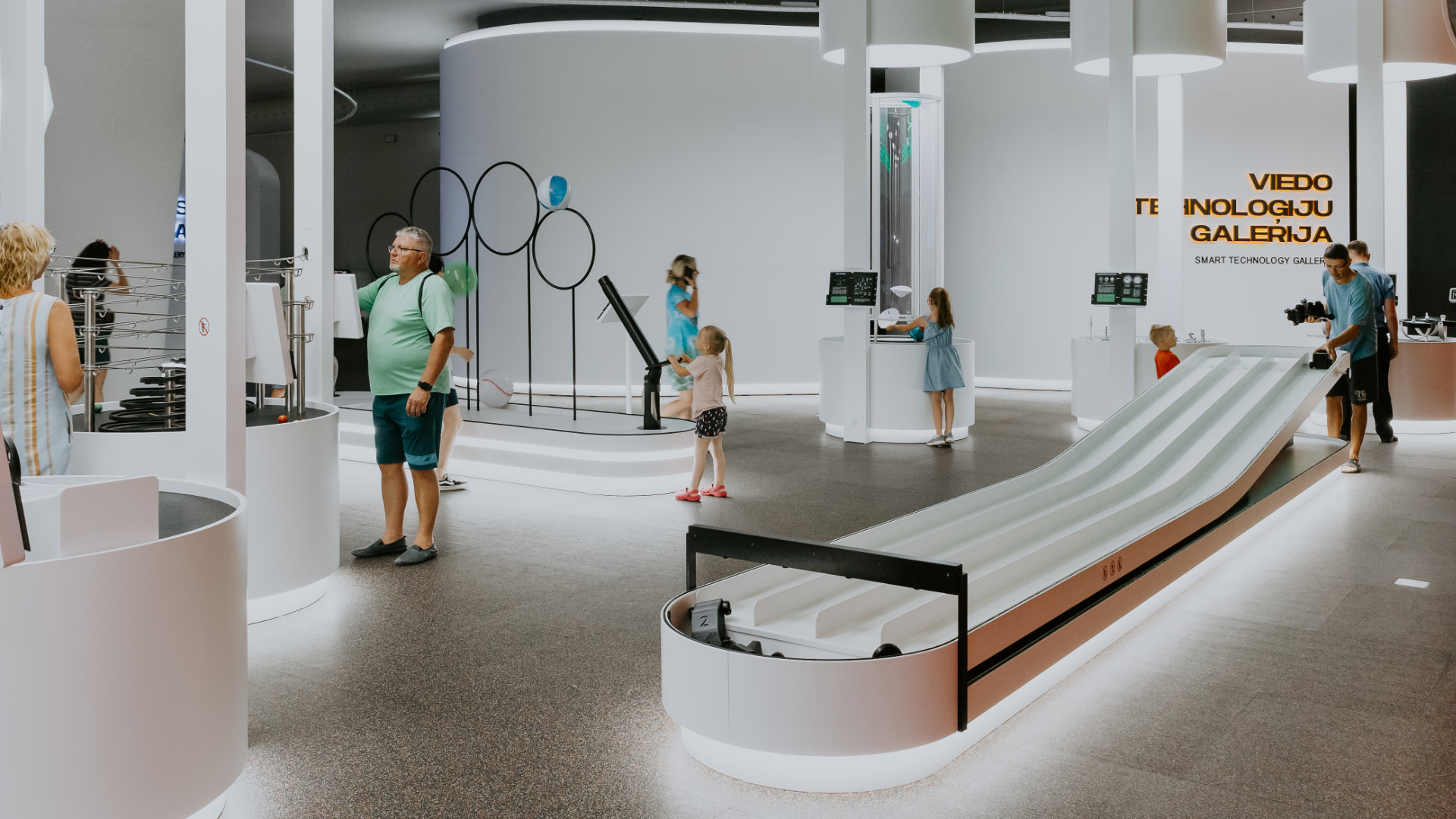 Motion Simulators in Vizium Science Centre - Motion Systems