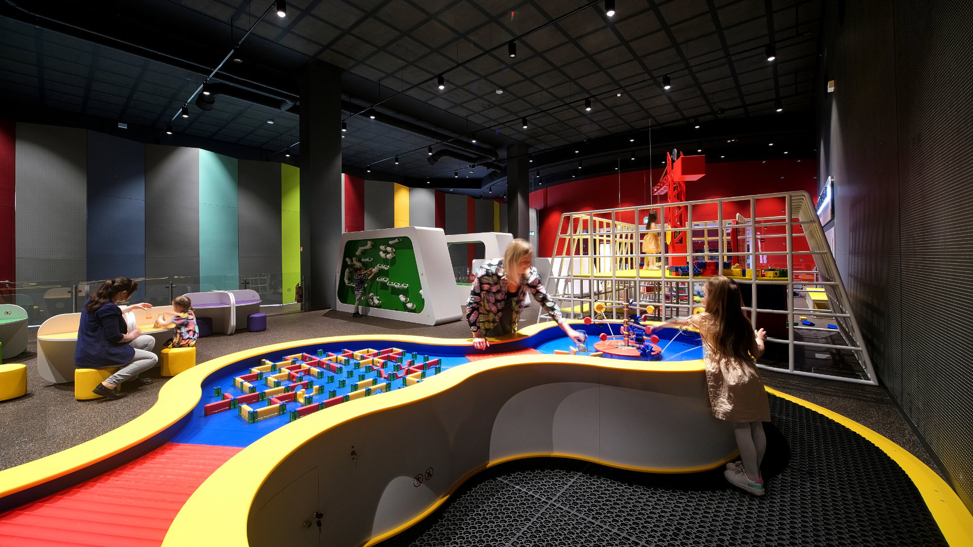 Motion Simulators in Vizium Science Centre - Motion Systems